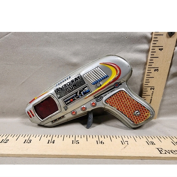 Toys | Vintage Shudo Astro Ray Gun Tin Litho Friction Space Toy Works ...